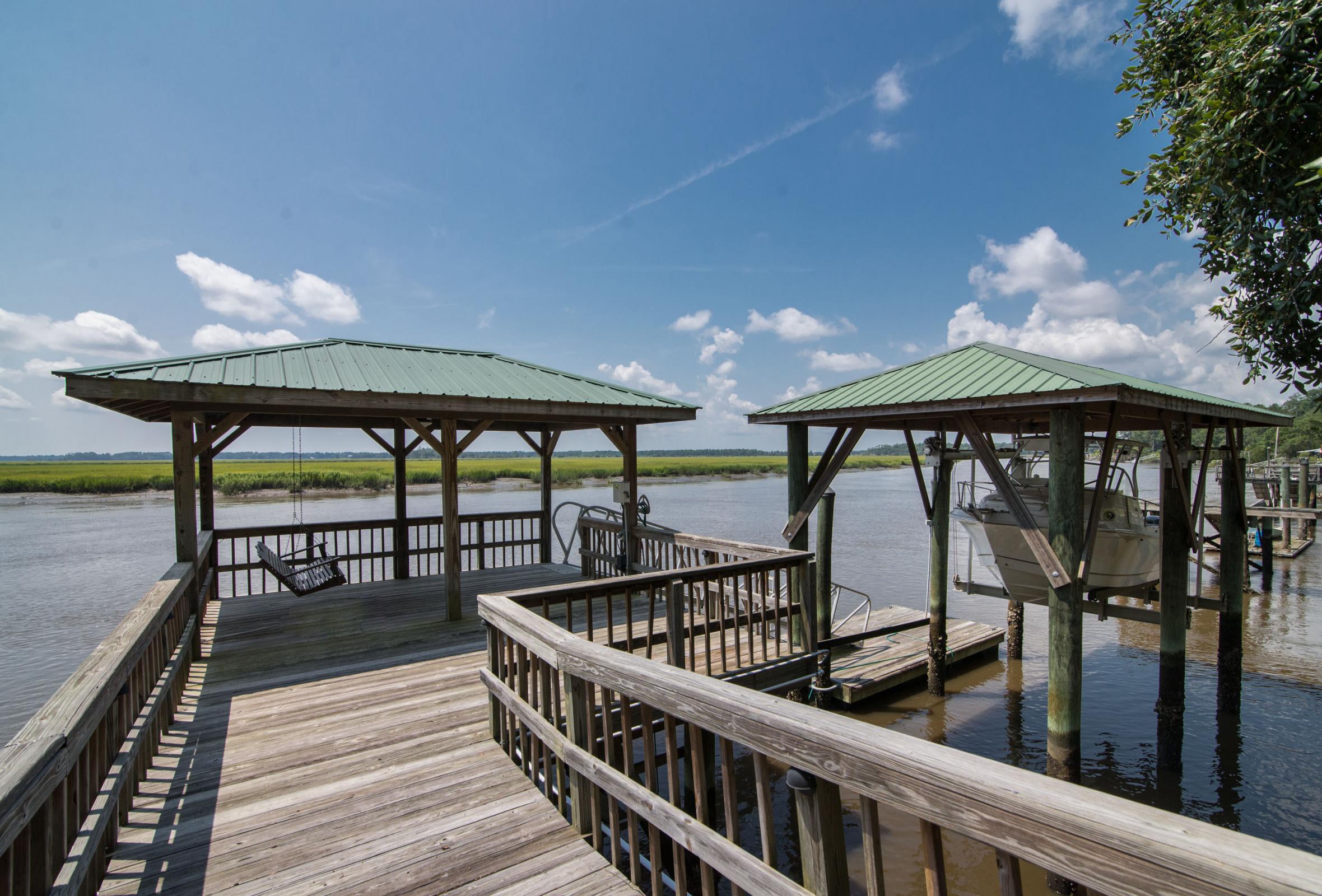 53 W Cranston Dr Richmond Hill, GA 31324