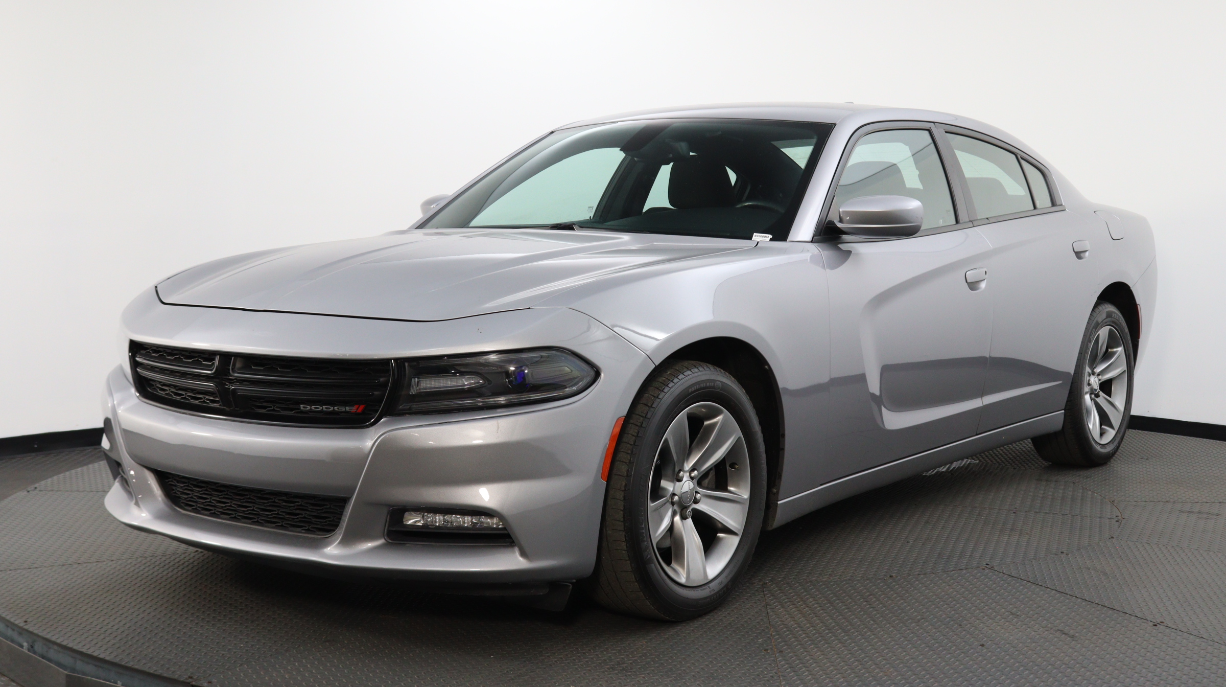 2015 dodge charger silver store