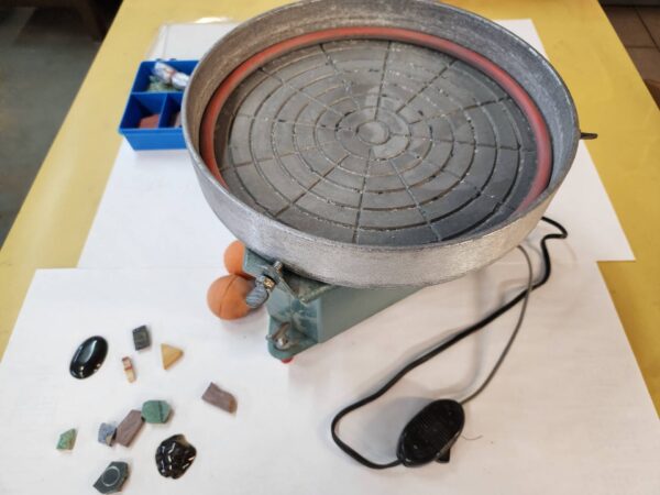 Raytech 'Hustler 10' Vibrating Lap - Minnesota Mineral Club