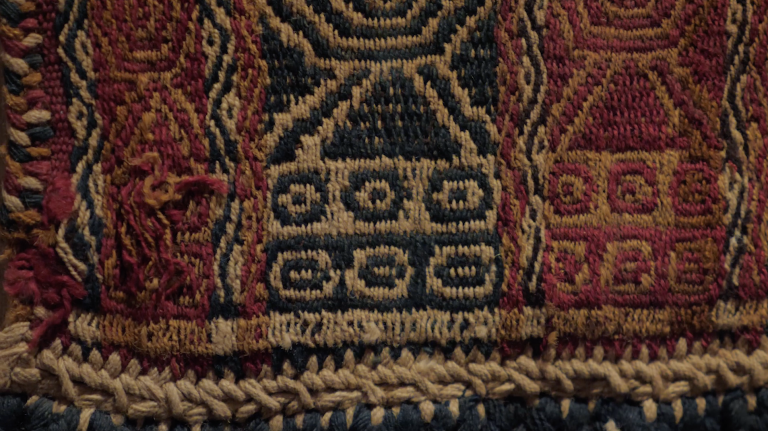 Ancient Peruvian Textiles Demonstrate a World Filled With Opposition ...