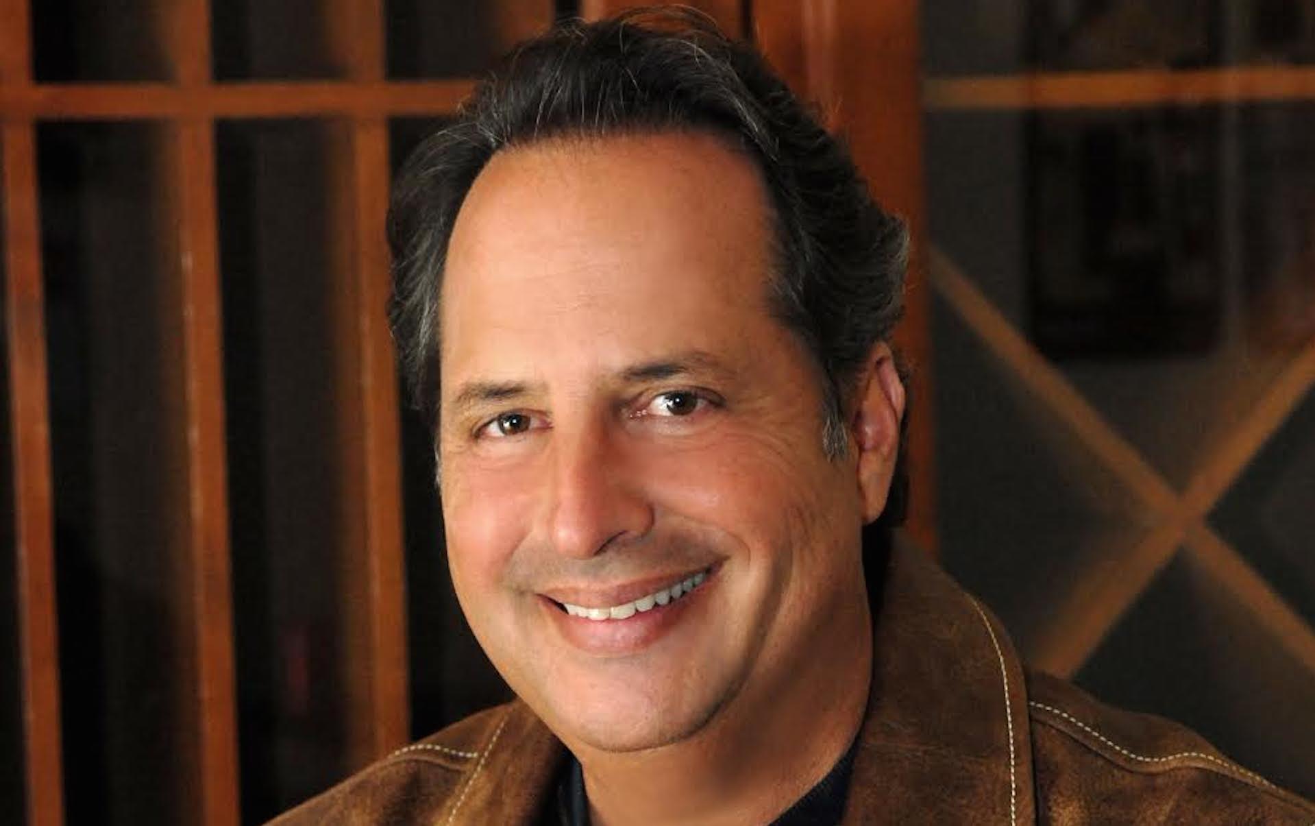 Jon Lovitz prefers working with his friends