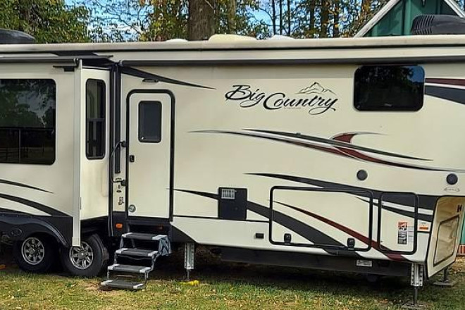 RVs For Sale in Grovertown, Indiana at RVCrazy.com