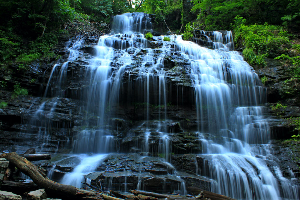 Top 10 Waterfalls in South Carolina - RVshare.com