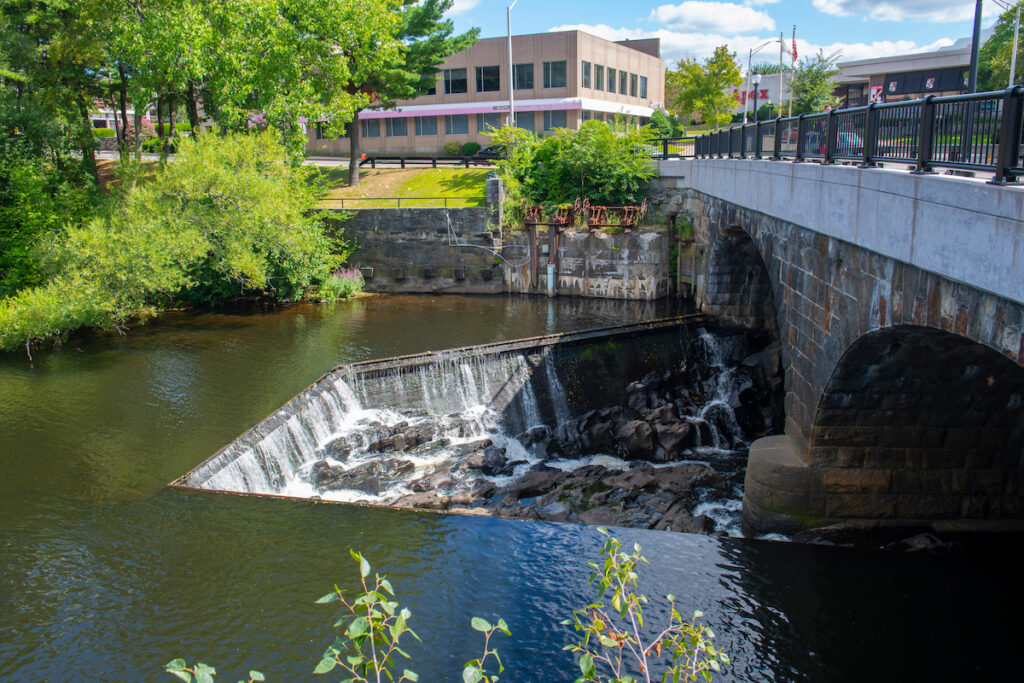 Top 10 Waterfalls in Rhode Island - RVshare.com