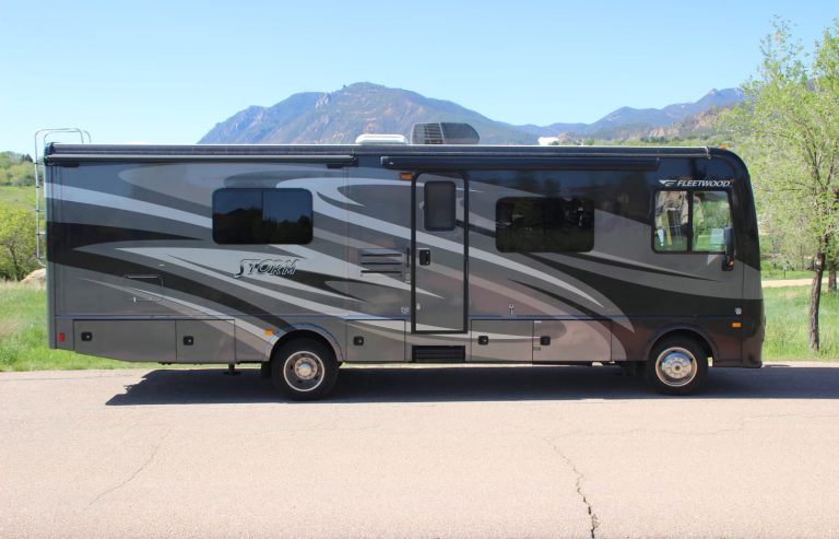 RV Classes: Types of Motorhomes and Towable Trailers - RVshare.com