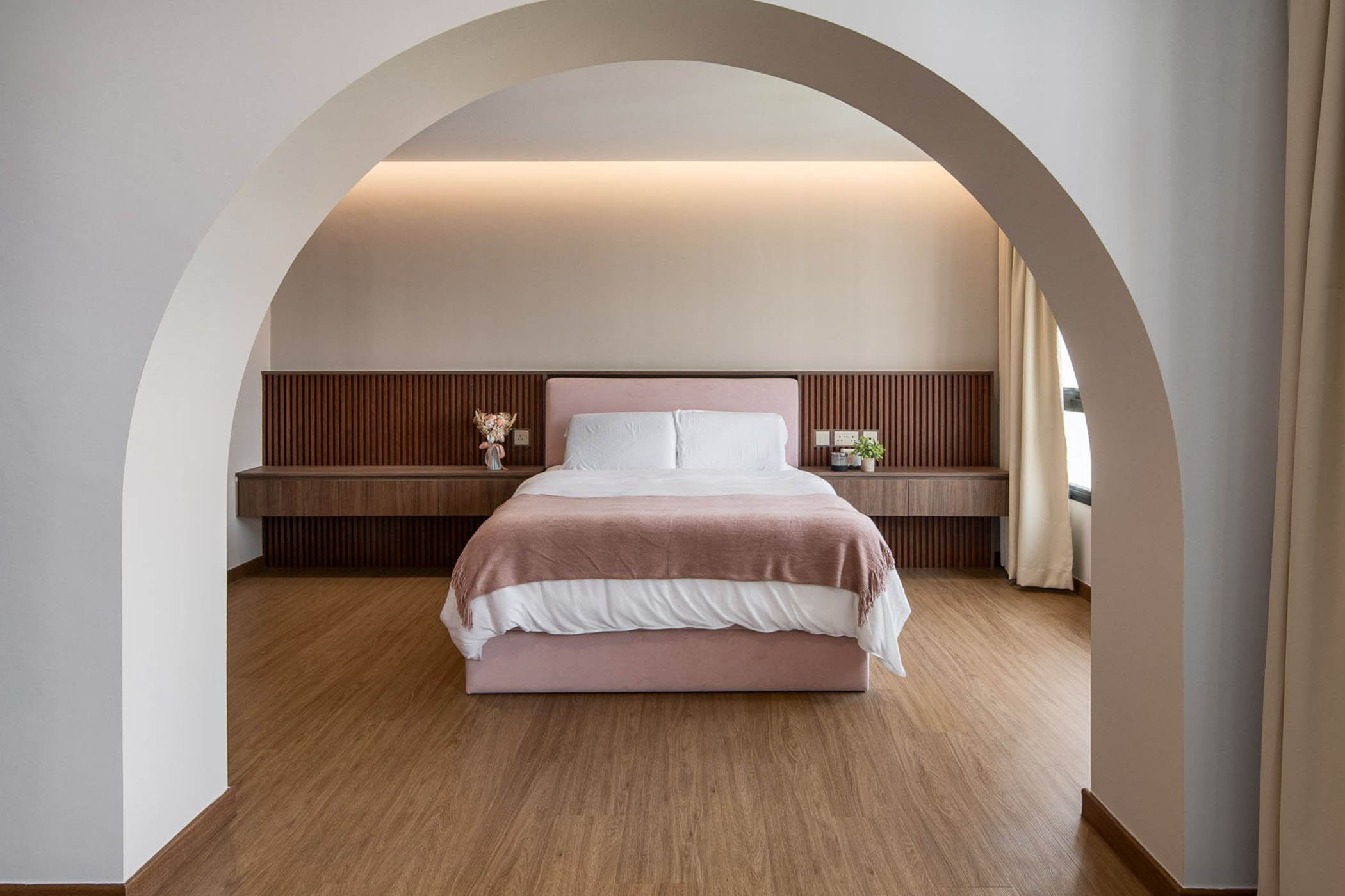 The Trend Of Arches And Curves, Is It Here To Stay?