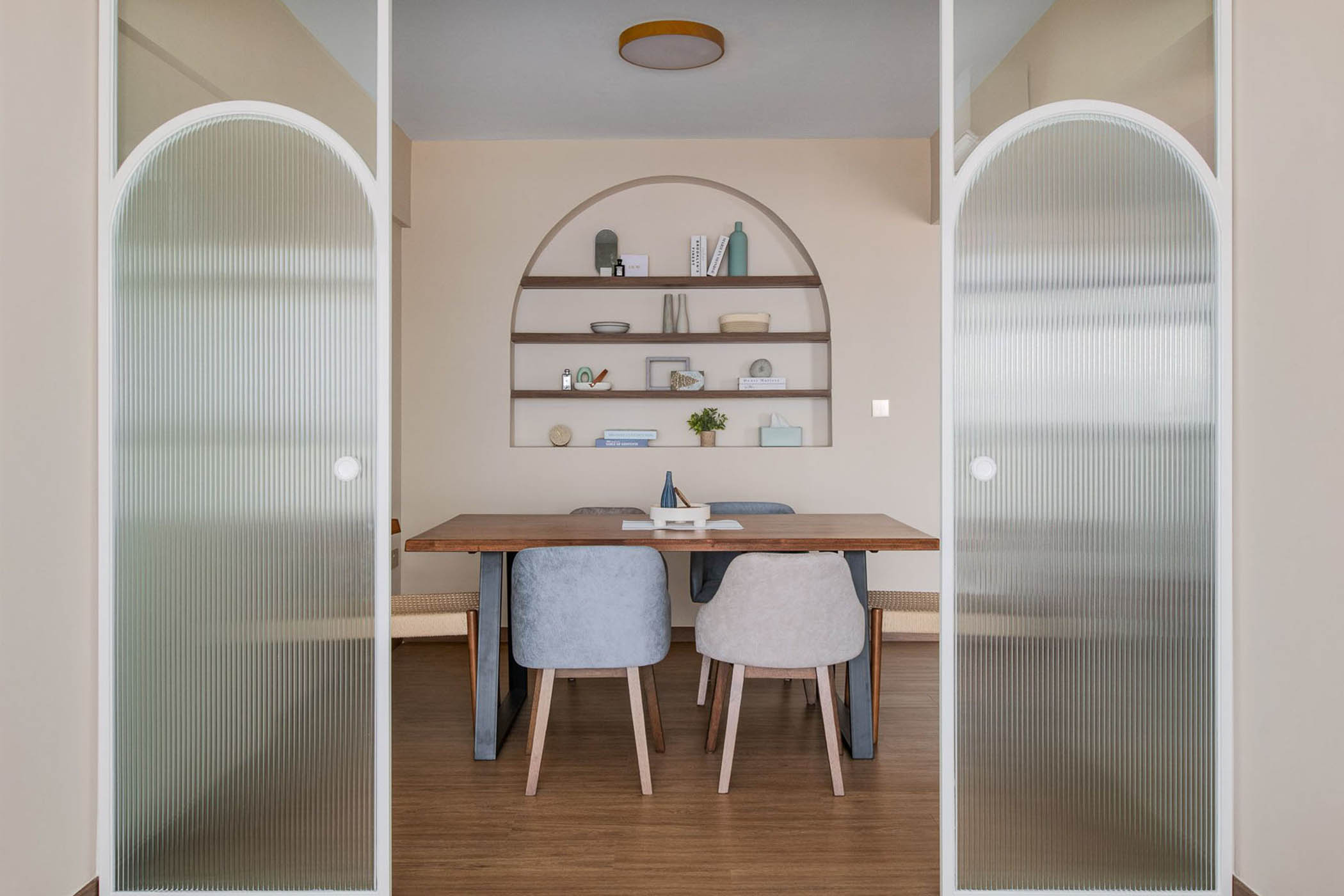 The Trend Of Arches And Curves, Is It Here To Stay?