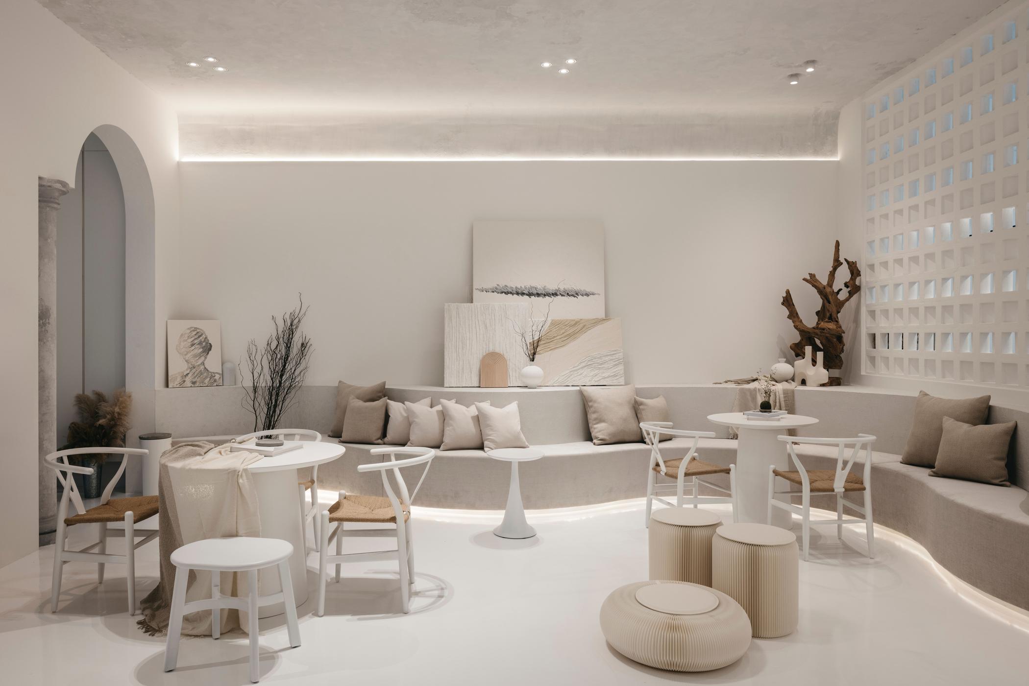 The Trend Of Arches And Curves, Is It Here To Stay?