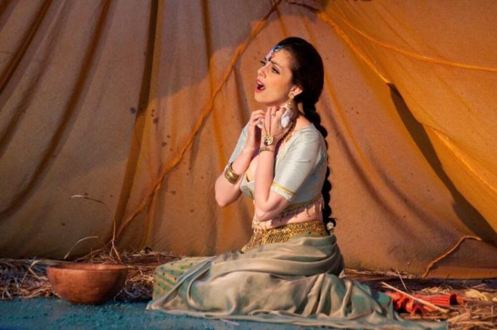 Soula Parassidis | Stagetime