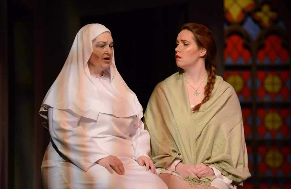 Laura Isabella | Stagetime