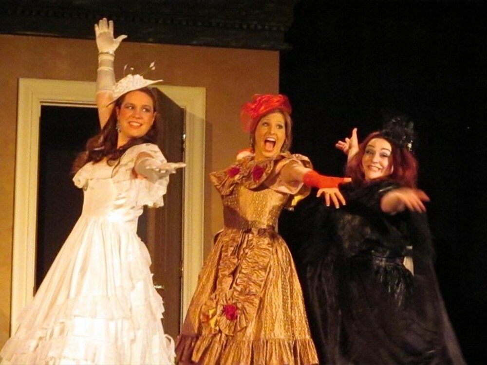 Laura Isabella | Stagetime