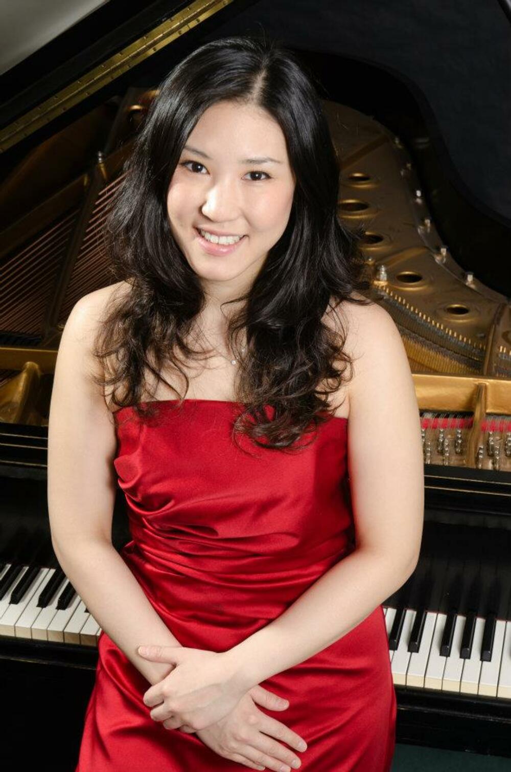 Yoon Lee (이정윤) | Stagetime