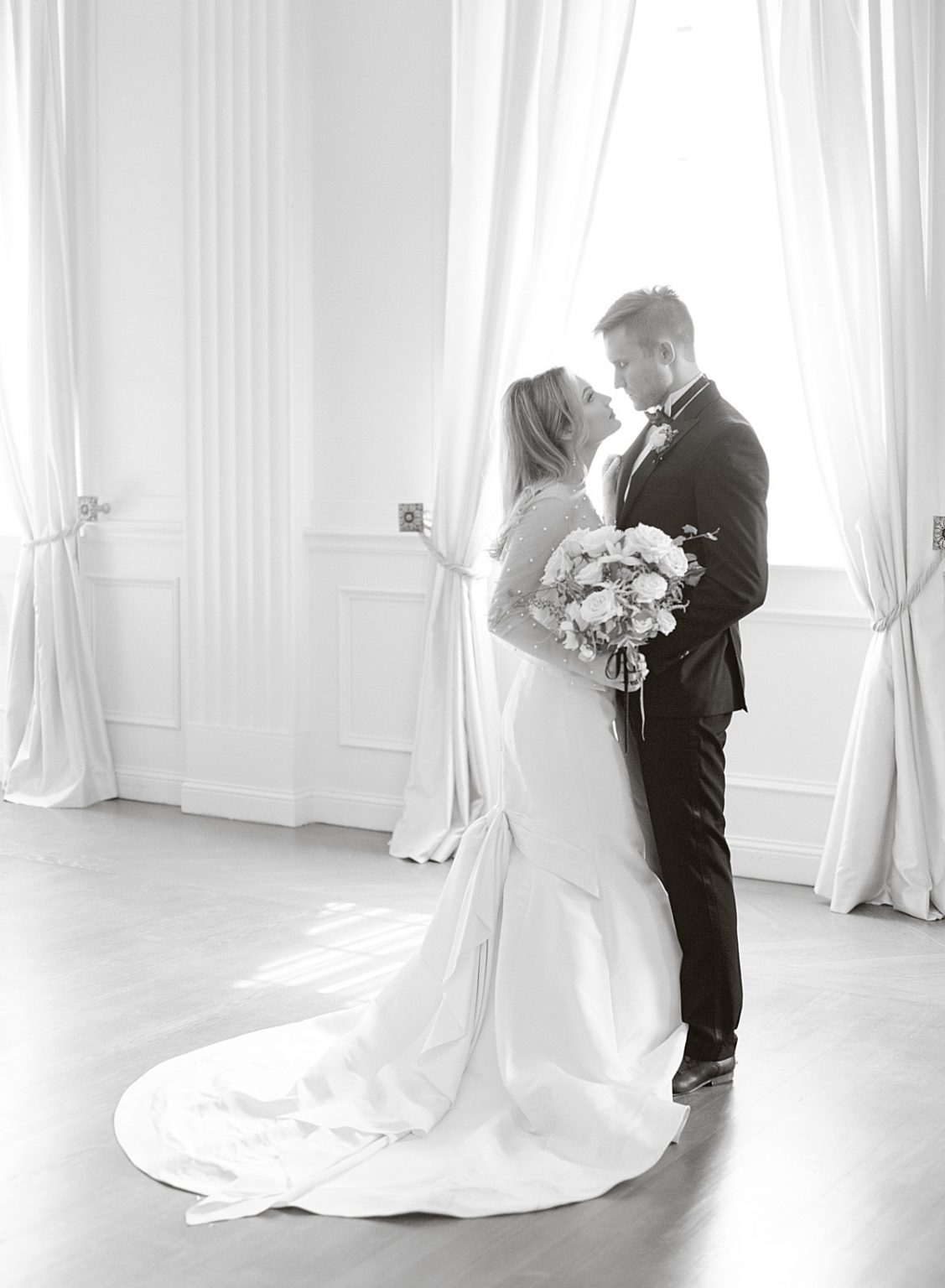 Classic + Clean Wedding Inspiration – The White Wren