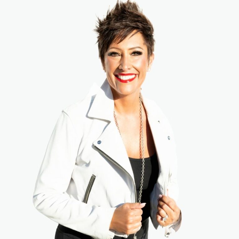 Dazzling Through the Strings of Life with Violinist Amy Serrano - WebTalkRadio.net